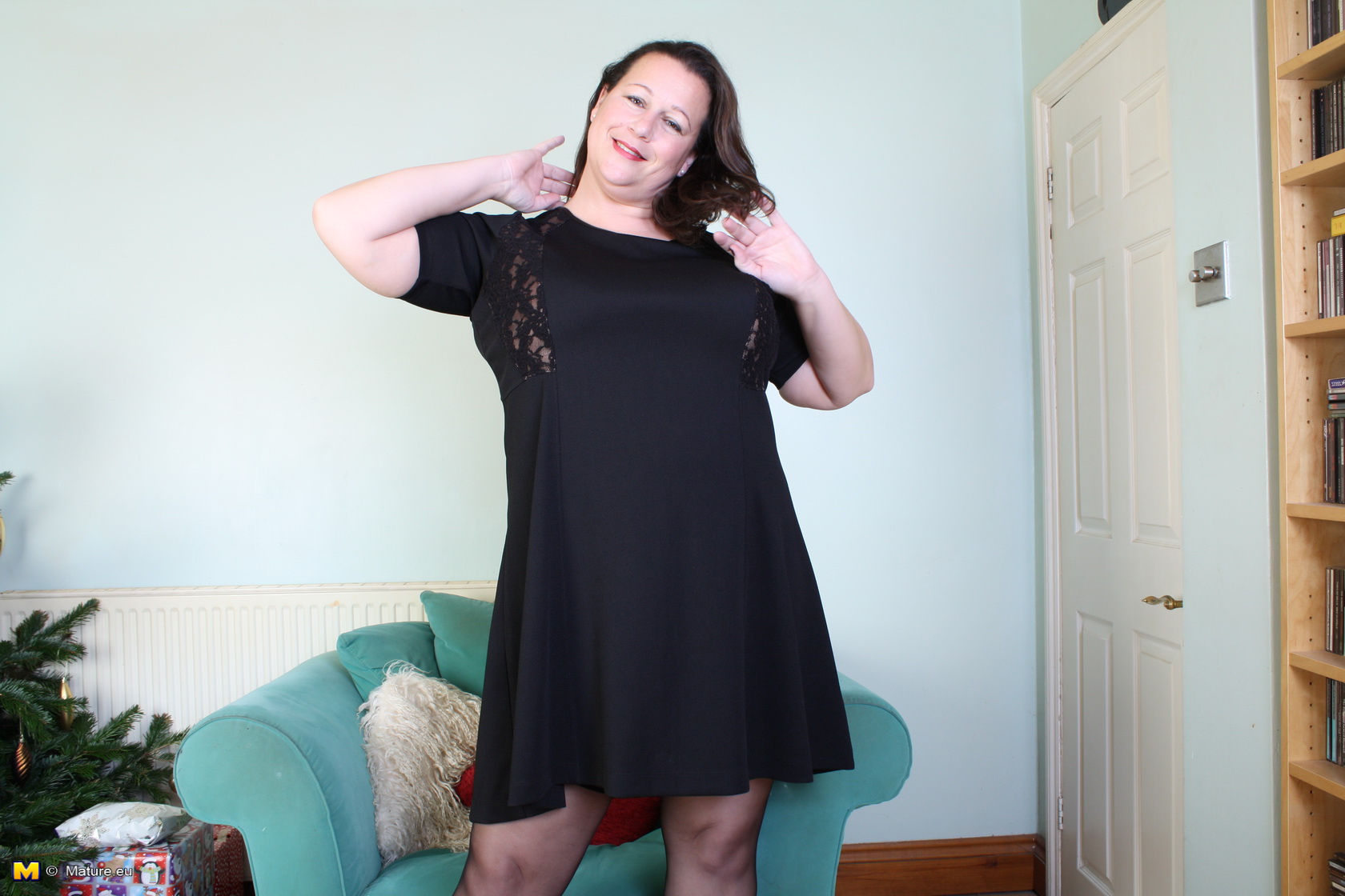 Chubby British Mature Lady Teasing And Showing Off